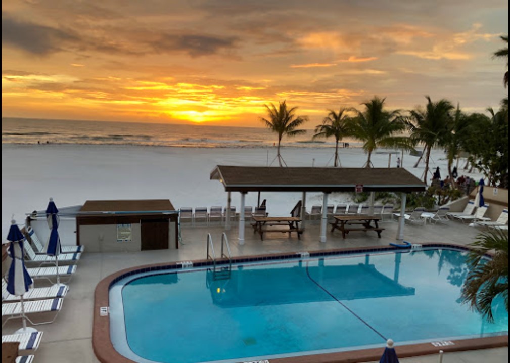 4 Reasons You Should Stay at Palm Crest Resort – Palm Crest Resort – St ...